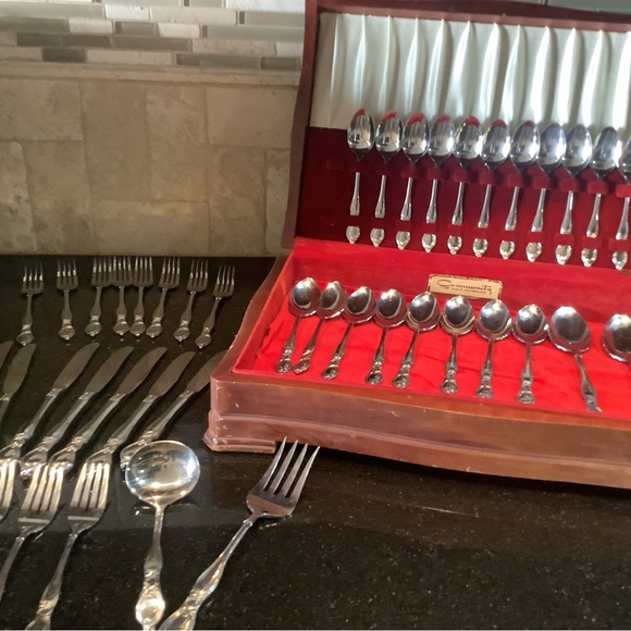 Oneida | Dining | Community Oneida Silver Plate 47 Piece Silverware ...